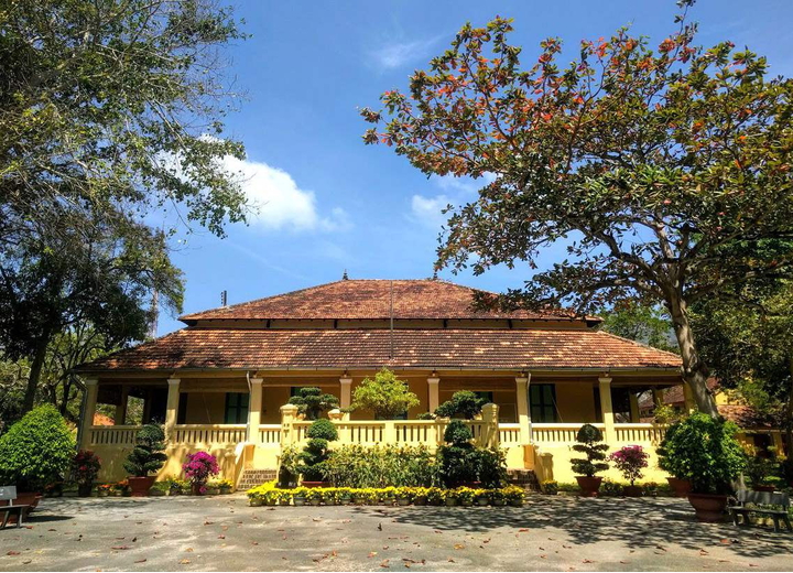 TOUR CÔN ĐẢO - 2N1Đ